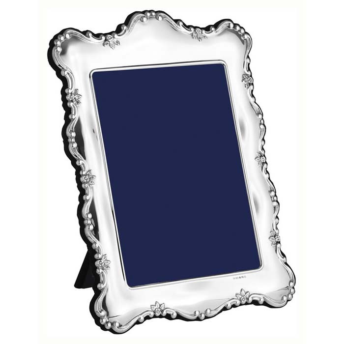 Plain Daisy 18x13cm 7x5 Inch Traditional Photo Frame